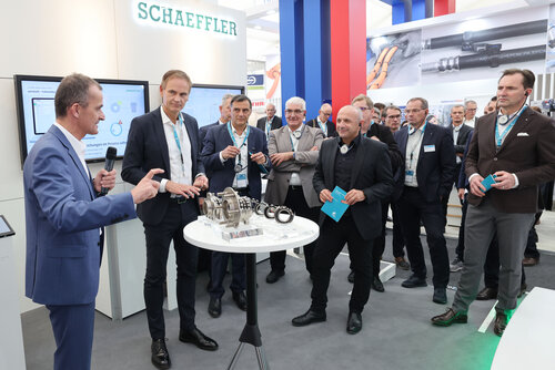 IZB 2022: Automobile Innovationen ziehen Besucher an